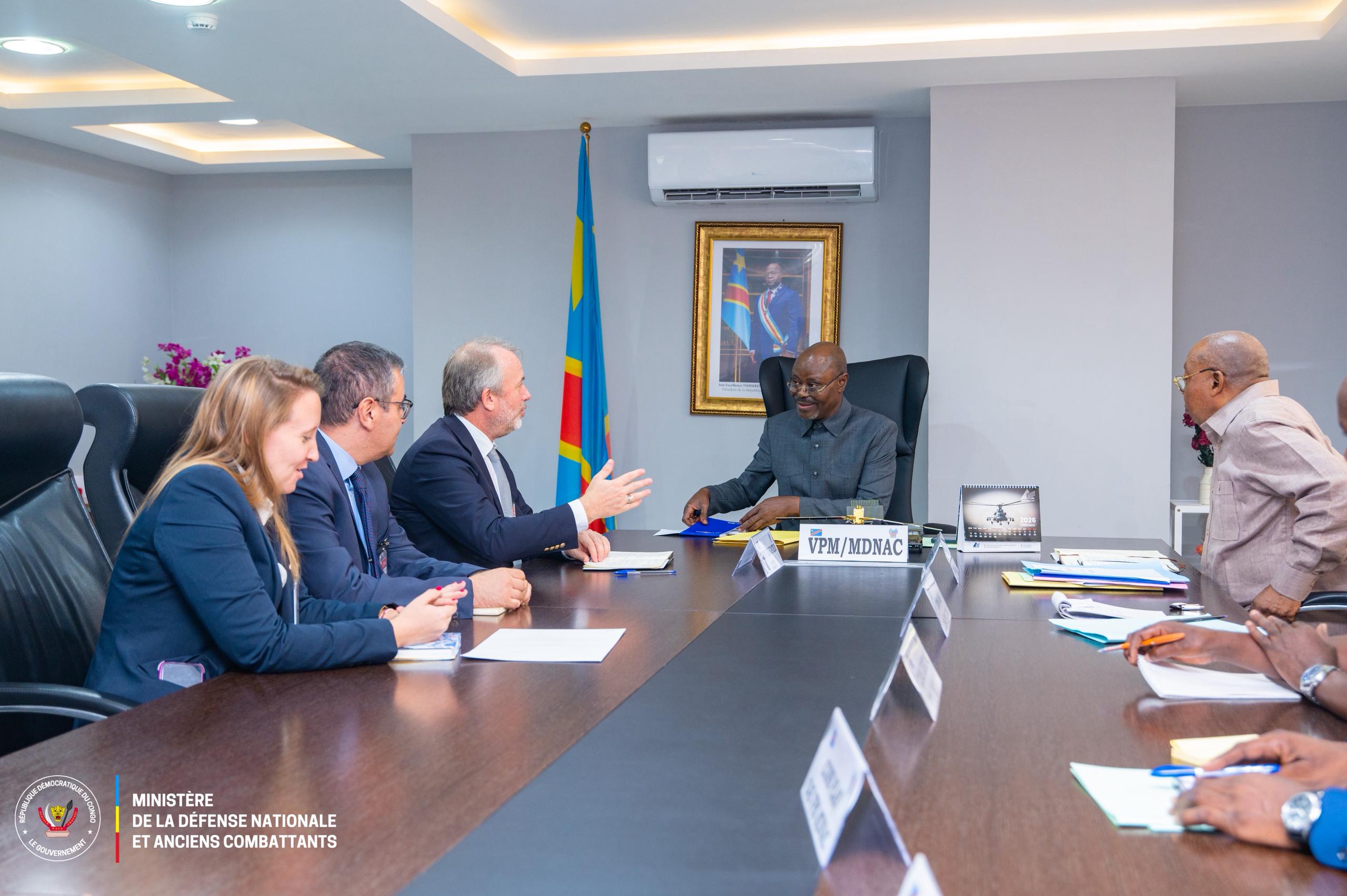 RDC : Guy Kabombo échange avec le CICR sur la libération des détenus de ...